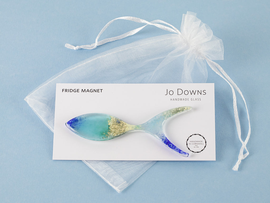 Shoaling Fish Magnet – Jo Downs Handmade Glass
